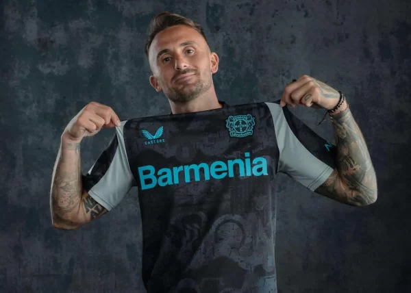 Tercera camiseta Castore del Bayer 04 Leverkusen 2024/25